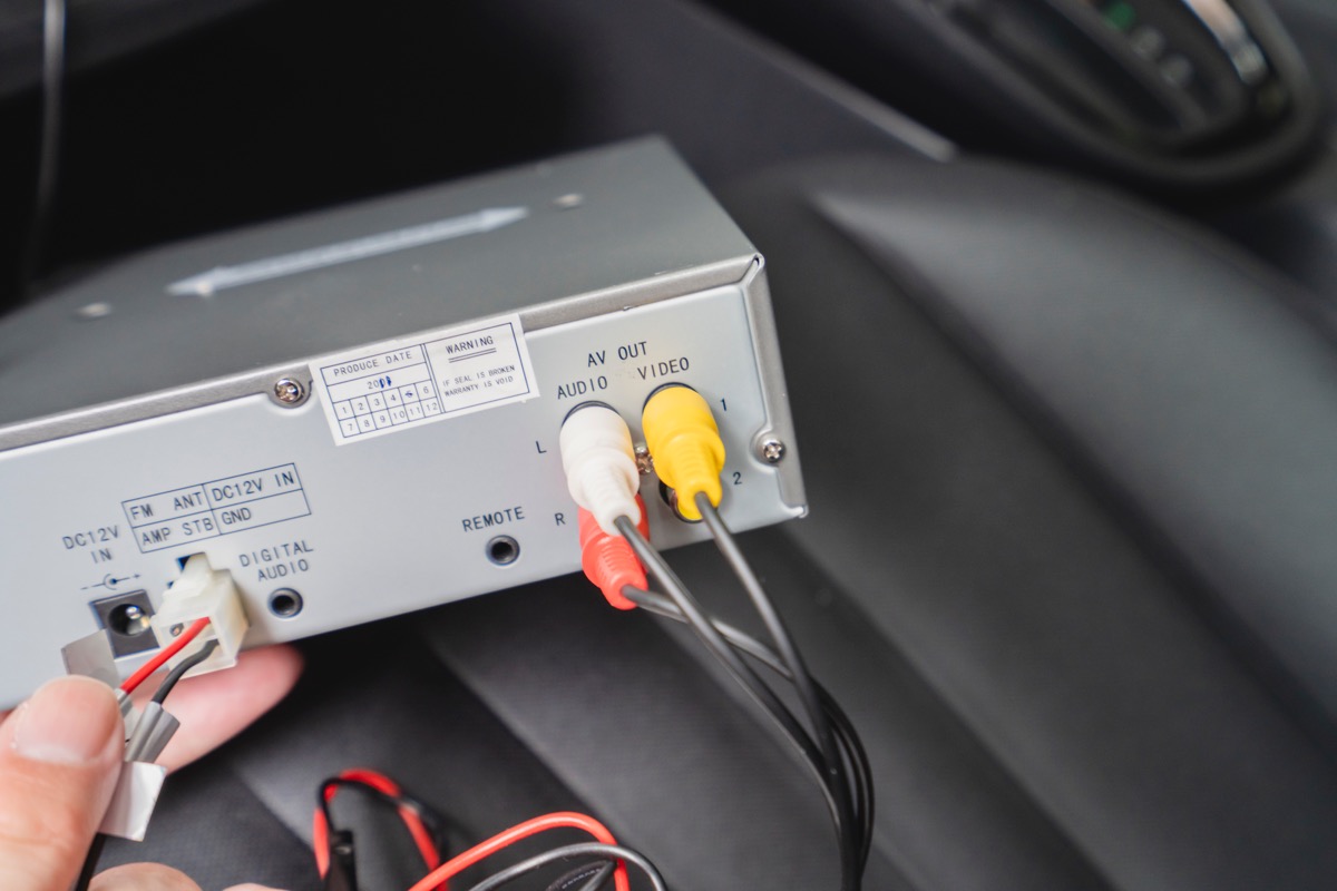 不満解決！トヨタのディスプレイオーディオでブルーレイ／DVD映像を楽しむ方法｜データシステム ビデオ入力キットVIK-T73｜ | ドライバーWeb｜クルマ好きの“知りたい”がここに