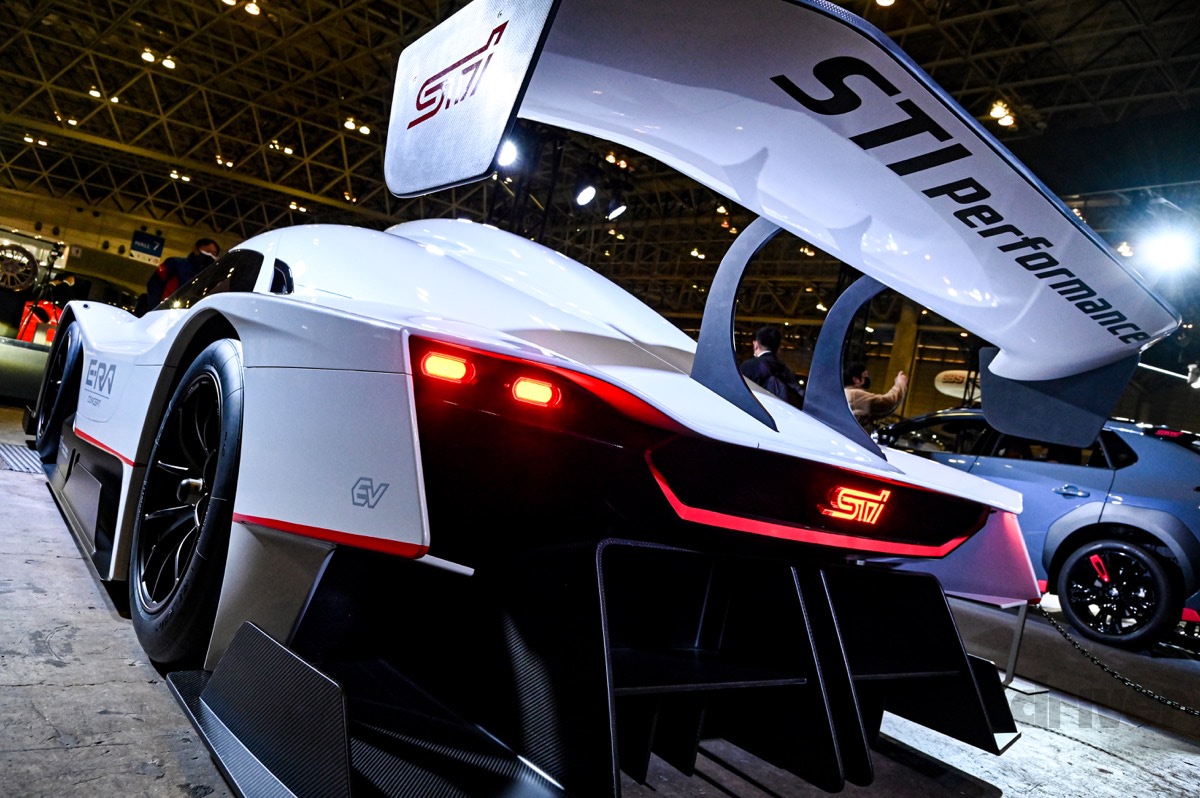 【STIがEVでニュル1ラップ400秒を目指す】オートサロン2022で4モーター個別駆動制御の「STI E-RA CONCEPT」を世界初披露 ...