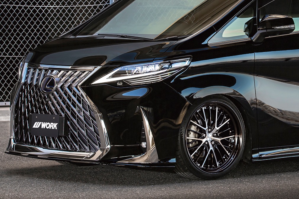 WORKのSCHWERT SG2は、折り重なるトリプルデザインが迫力ある高級感を演出 | ドライバーWeb｜クルマ好きの“知りたい”がここに