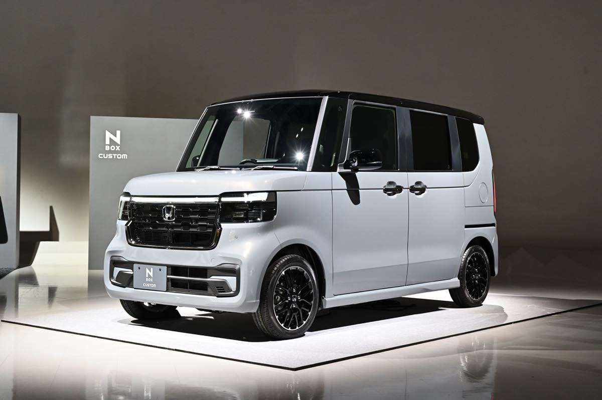 新型N-BOXのデザインで一番苦労したのは？ 顔まわりと思いきや…サイド面だった！ | ドライバーWeb｜クルマ好きの“知りたい”がここに