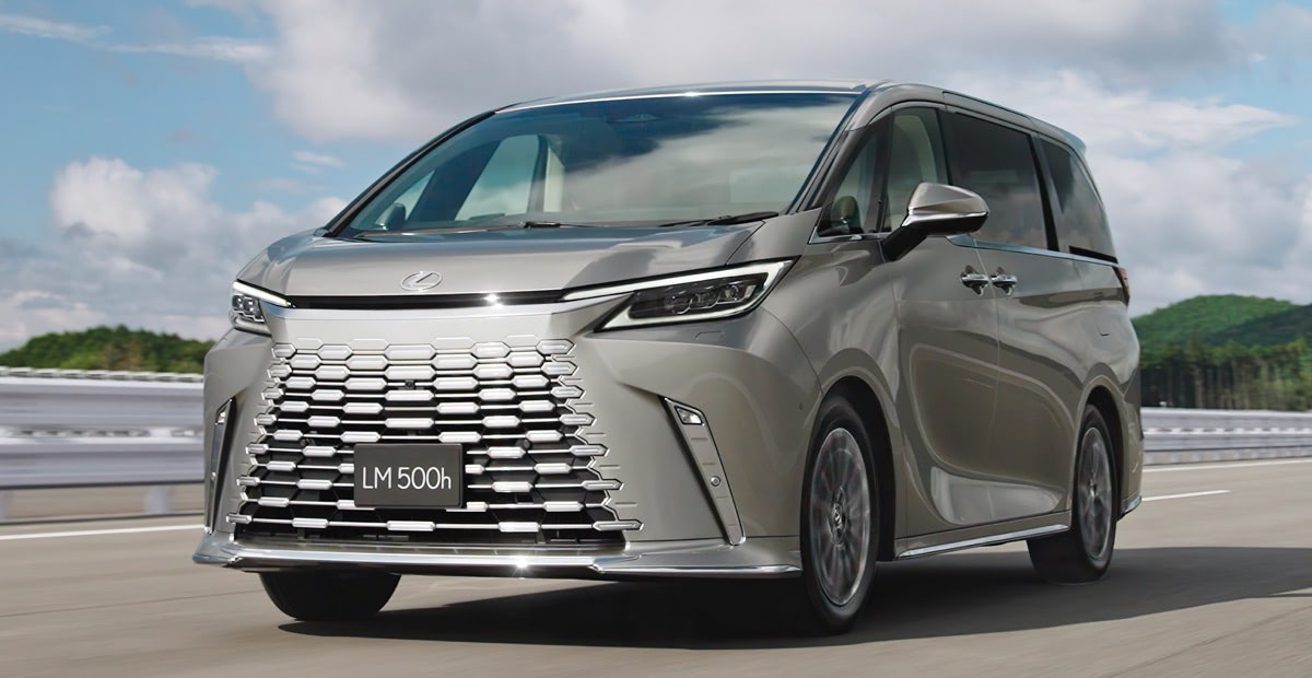 【500万円安い】レクサスの高級ミニバン「LM」に待望の「6人乗り」登場…価格は1500万円！ | ドライバーWeb｜クルマ好きの“知りたい”がここに