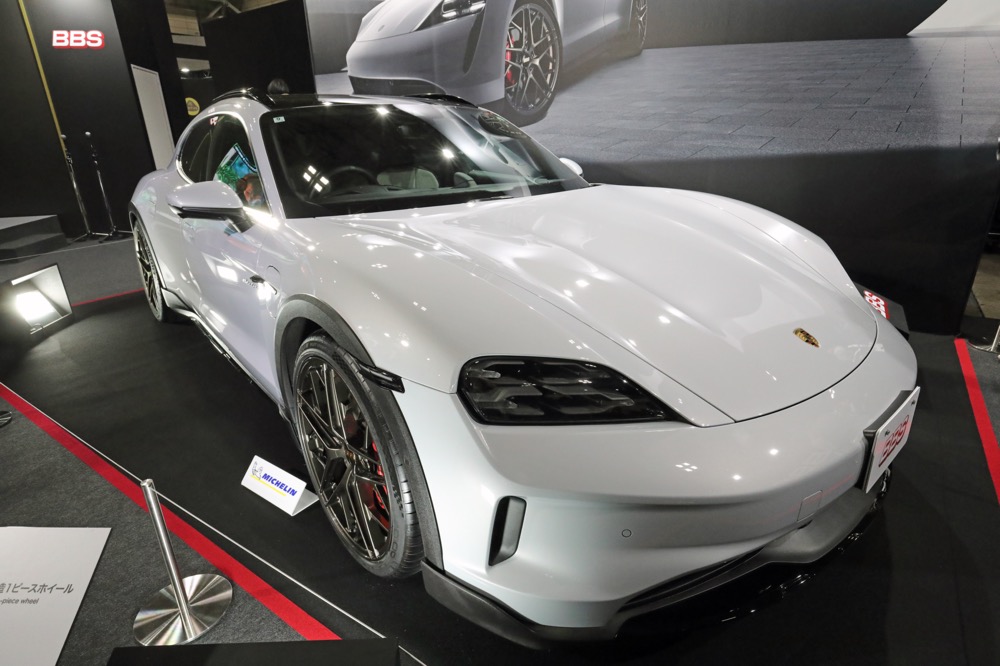 BBSの新しい鍛造アルミホイール「FL」が東京オートサロンでお披露目！革新素材「FORTEGA」の特徴とは | ドライバーWeb｜クルマ好きの“知りたい”がここに