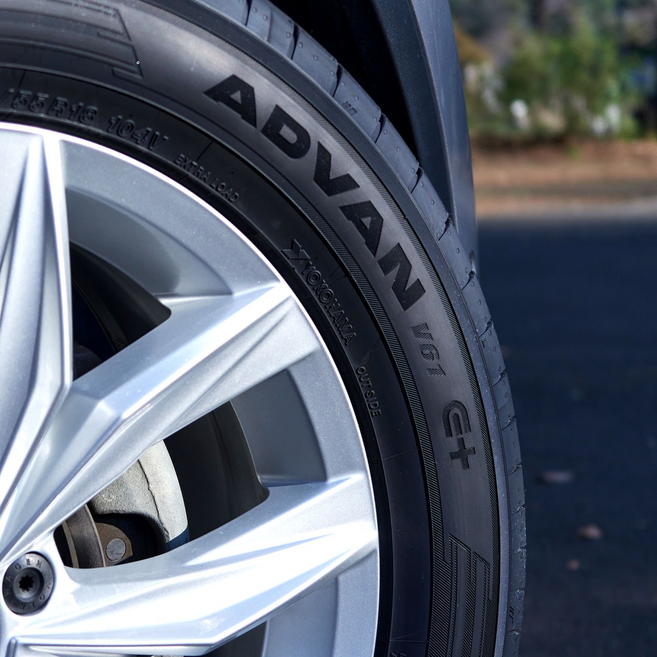 ヨコハマのプレミアムSUV用タイヤ「ADVAN V61」ってぶっちゃけどうなの？【三好秀昌の最強ティグアンへの道】 | ドライバーWeb｜クルマ好きの“知りたい”がここに