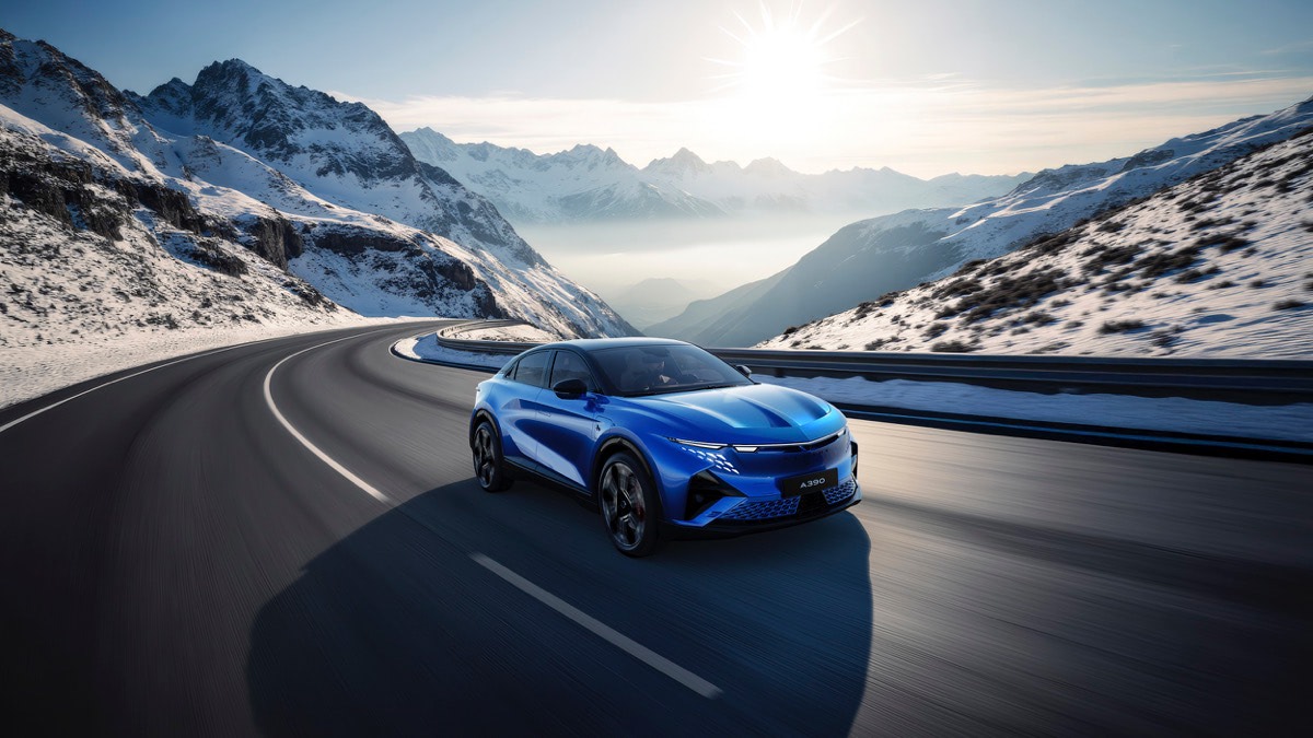 【日本導入検討中】電動アルピーヌ「A390」が発表された！ | ドライバーWeb｜クルマ好きの“知りたい”がここに