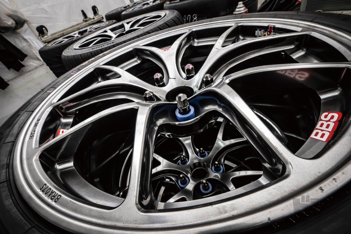 【BBS × スーパー耐久】超過酷な2500kmを戦い抜くBBSホイール | ドライバーWeb｜クルマ好きの“知りたい”がここに