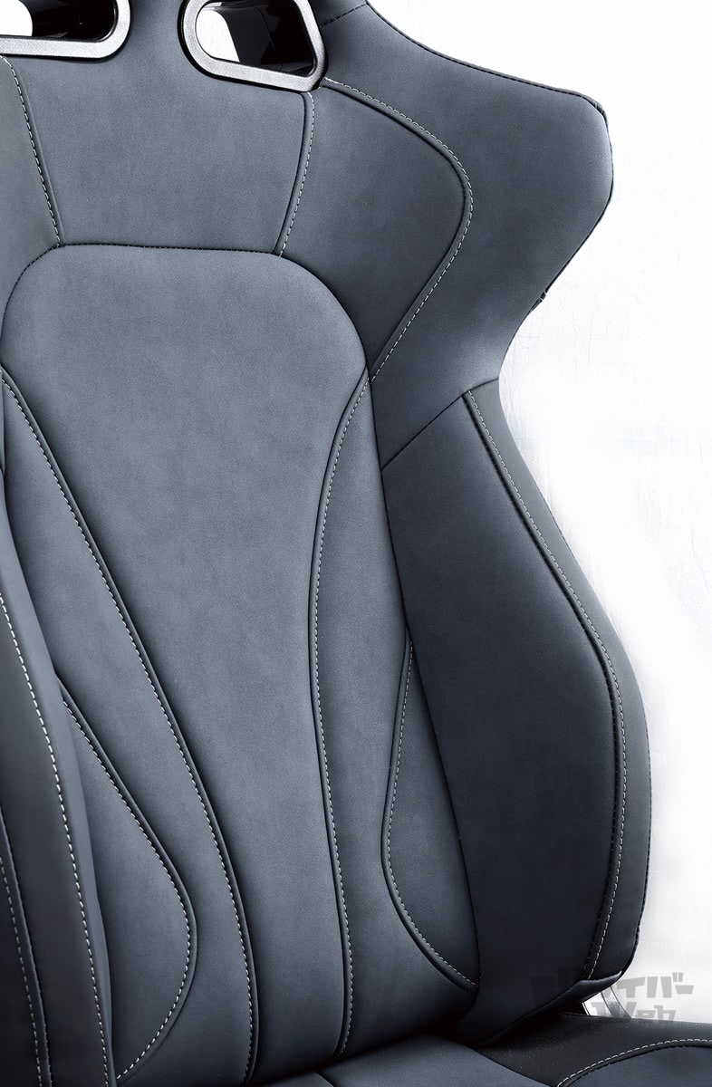 【ジムニー カスタム】高触感表皮材〝NUGRAIN〟がかなえる上質感｜BRIDE ERGOSTER NUGRAIN｜ | ドライバーWeb｜クルマ好きの“知りたい”がここに