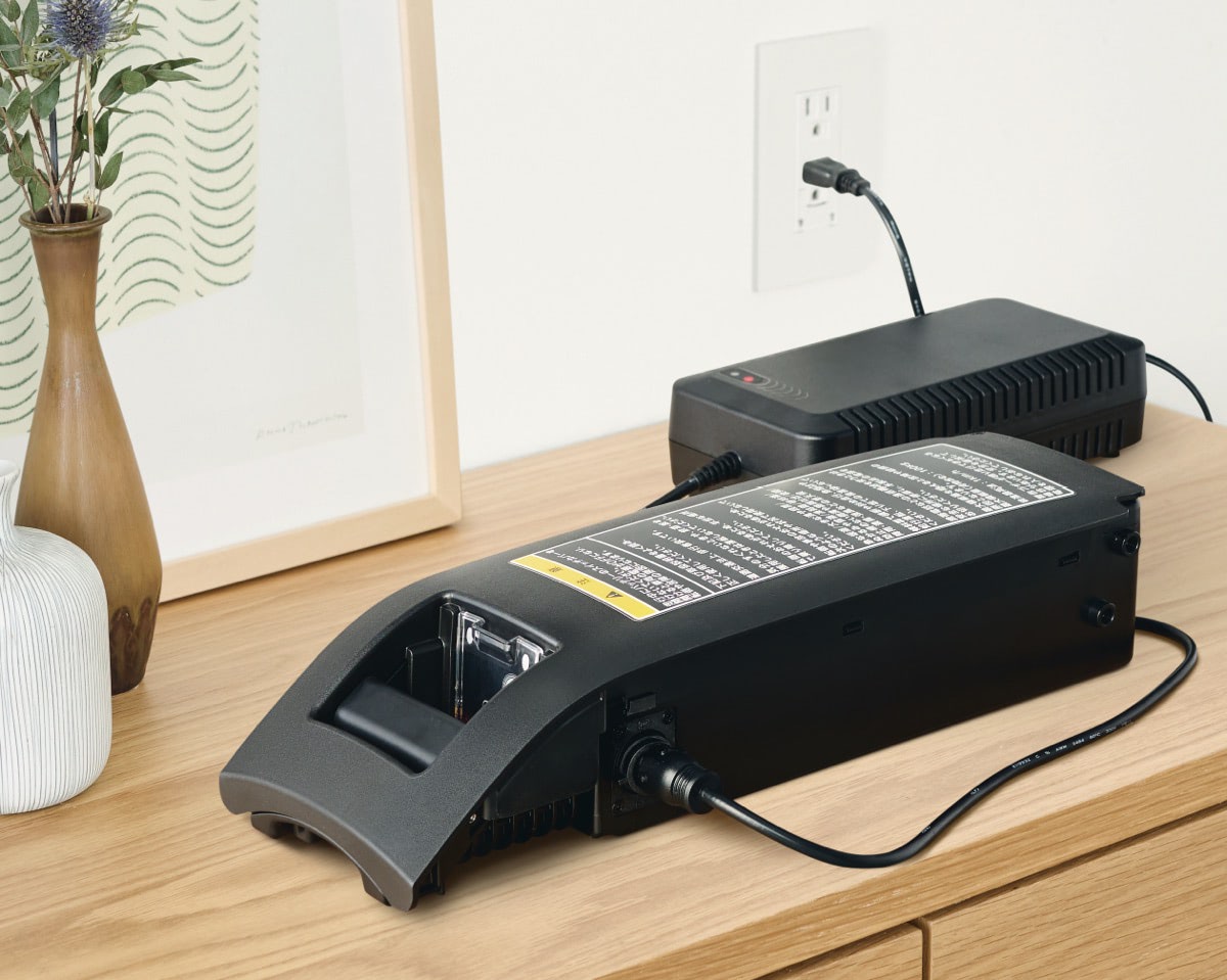 ダイハツ、歩行時の視点に近い歩行領域モビリティ「e-SNEAKER」を発売 | ドライバーWeb｜クルマ好きの“知りたい”がここに