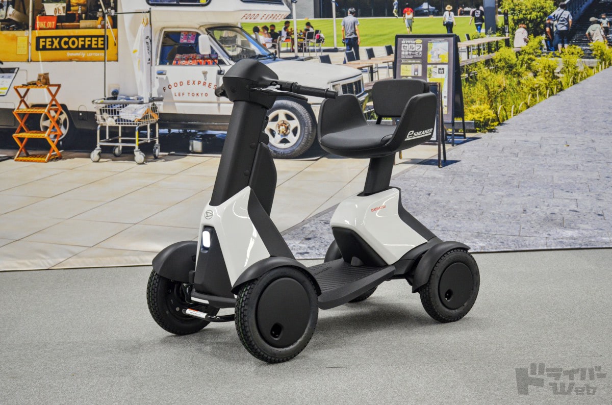 e-SNEAKERに乗ってみた！見た目を裏切る安定感の高さに驚き | ドライバーWeb｜クルマ好きの“知りたい”がここに